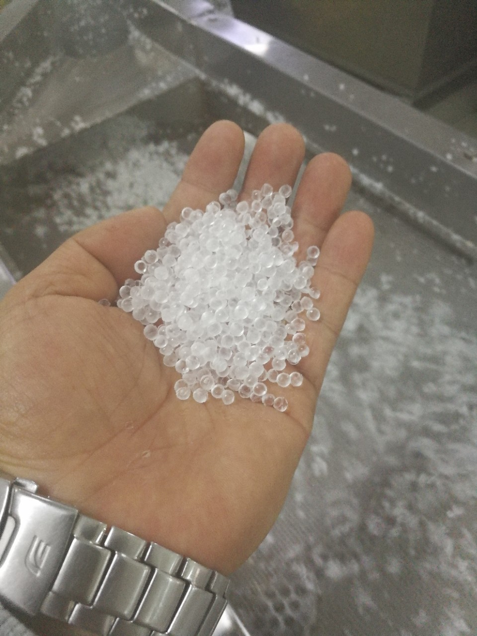 TPE(TPR)白色材料(注塑线材 白色 黑色硬度60-95度) - tpe塑料-tpr塑料-tpu塑料-tpee塑料-tpe胶料-tpu胶料-tpee胶料-tpe